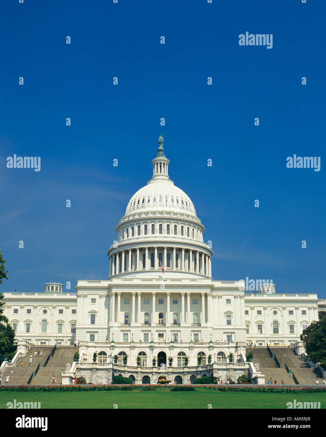 Facade of government building, US Capitol Building, Washington DC, USA ...