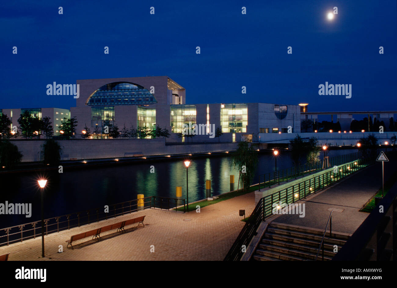 Government building at riverside, German Chancellery, Berlin, Germany ...