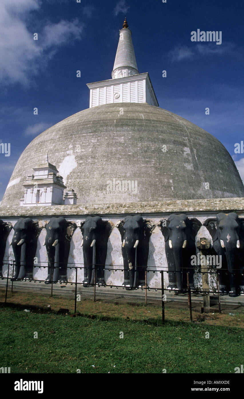 Ruvanvelisaya Dagoba in Anuradhapura Stock Photo - Alamy