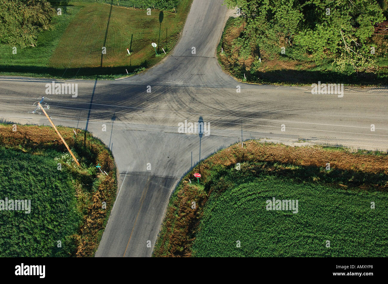 Paved crossroads hi-res stock photography and images - Alamy