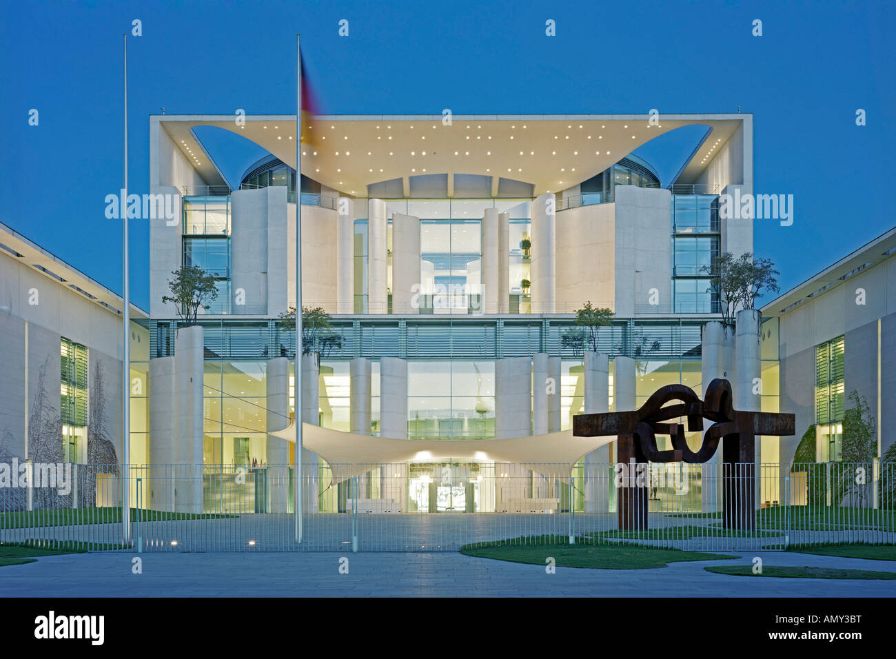 Facade of chancellor's office, Berlin, Germany Stock Photo - Alamy
