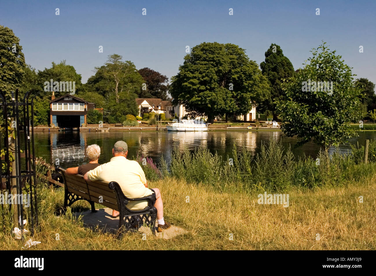 River Thames - Bourne End - Buckinghamshire Stock Photo - Alamy