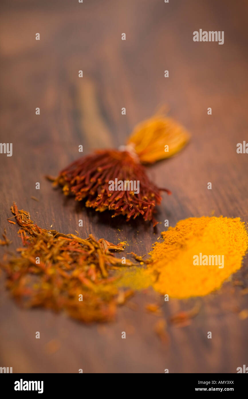 Close-up of saffron and turmeric powder Stock Photo - Alamy