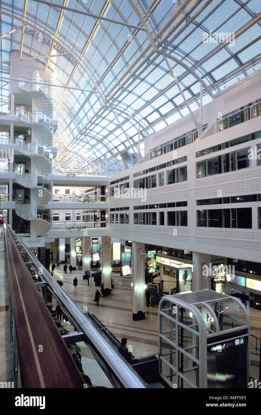 World trade center office interior hi-res stock photography and images ...