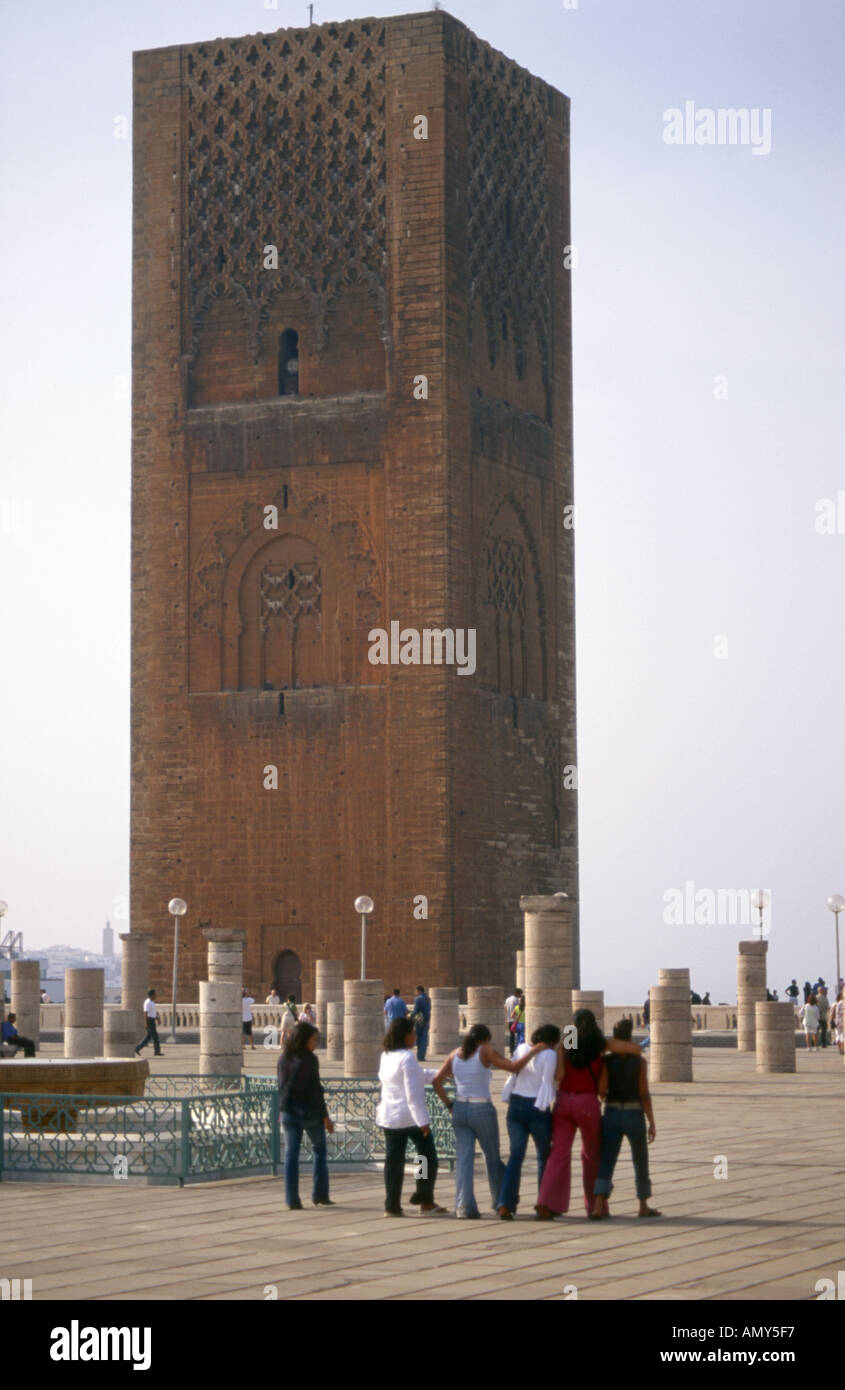 Visitors at the Hassan tower Rabat Stock Photo - Alamy