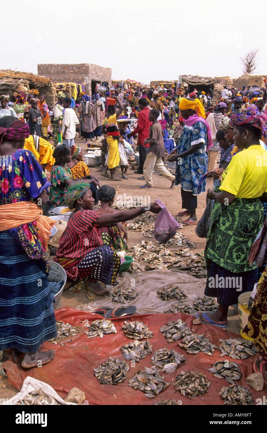 Mali Dogon Women Tribe Stock Photos & Mali Dogon Women Tribe Stock ...