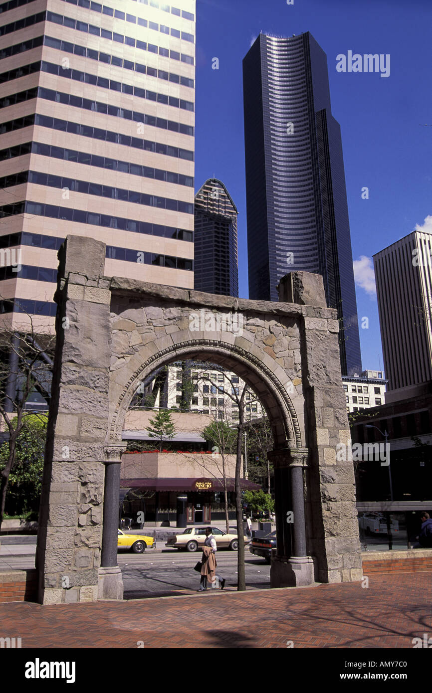 Federal plaza arch hi-res stock photography and images - Alamy