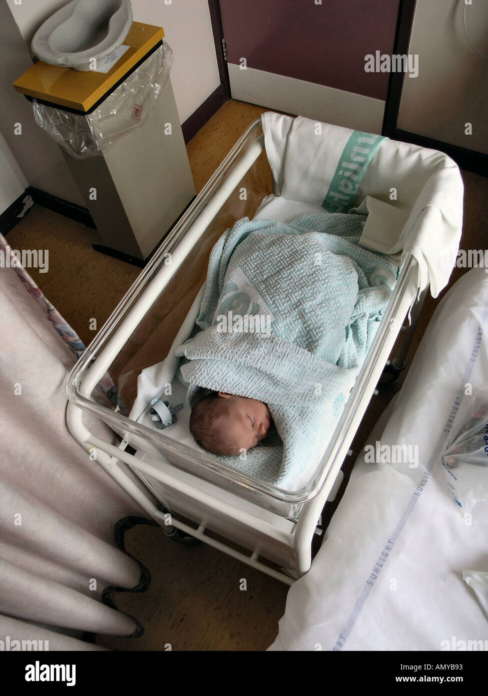 Hospital baby cot hi-res stock photography and images - Alamy