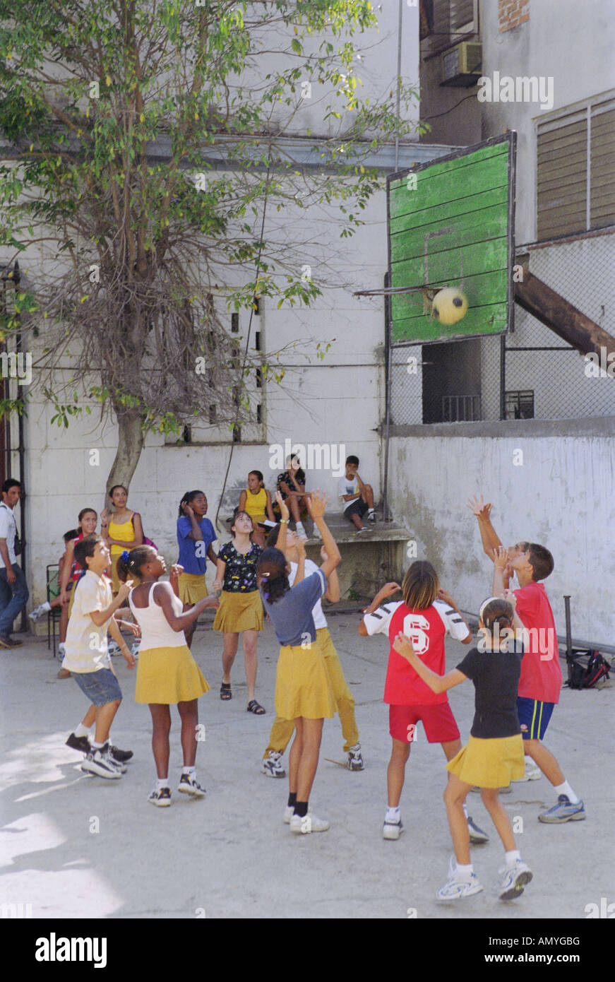 Cuban children outside school hi-res stock photography and images - Alamy