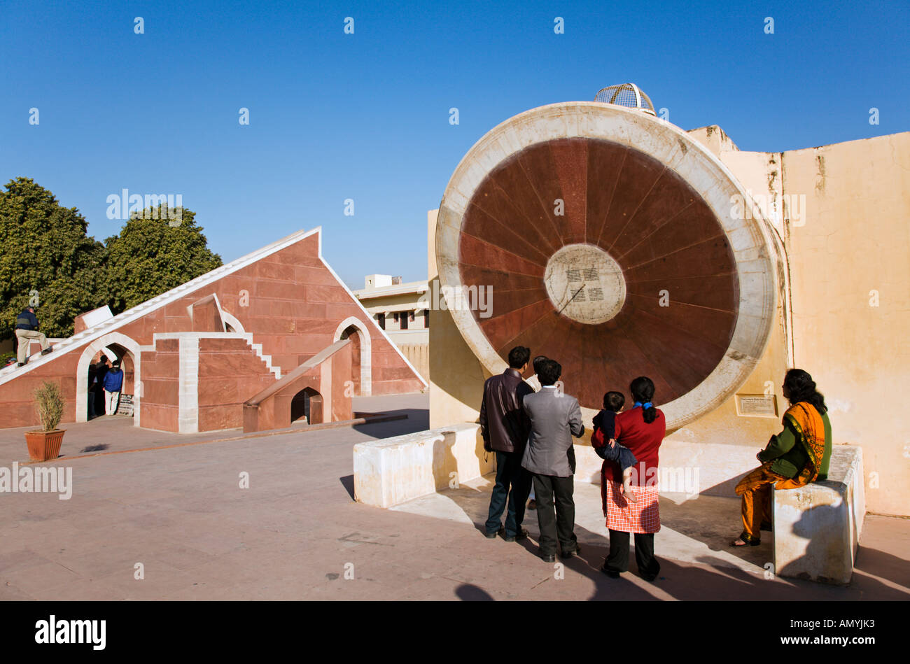 Sundial 18th century hi-res stock photography and images - Alamy