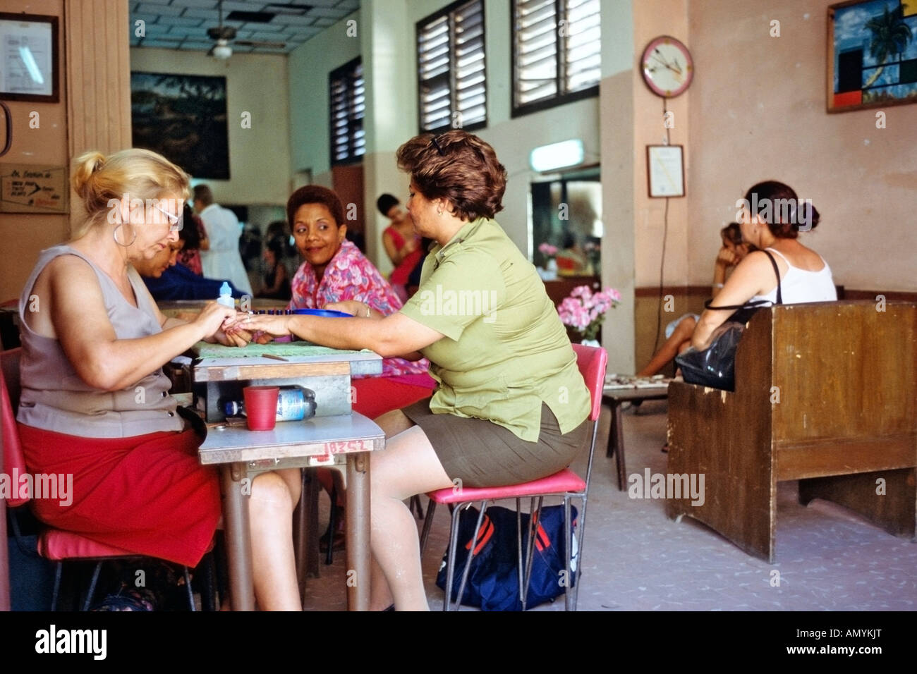 Beauty parlor hi-res stock photography and images - Alamy