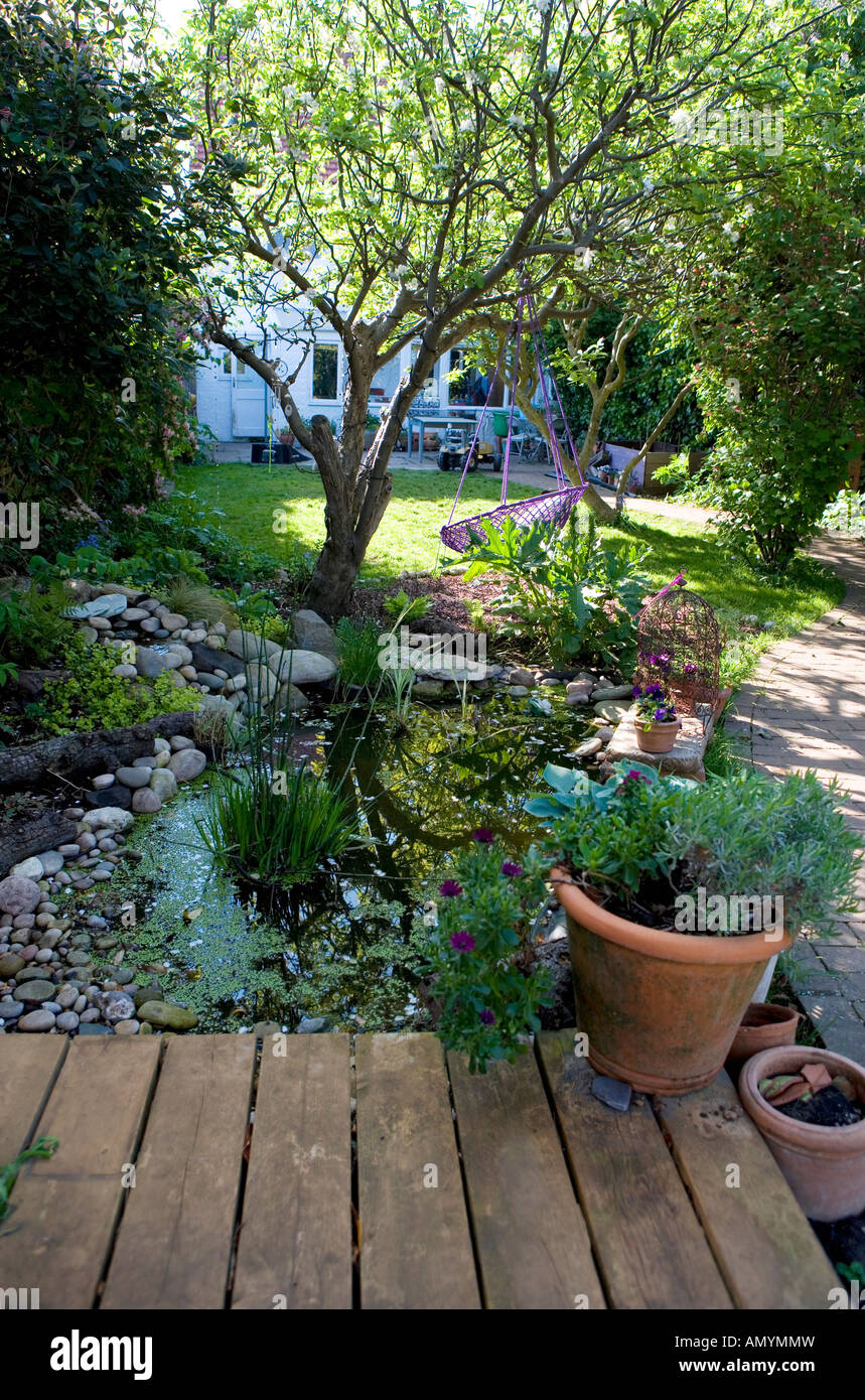 Decking board path pathway hi-res stock photography and images - Alamy