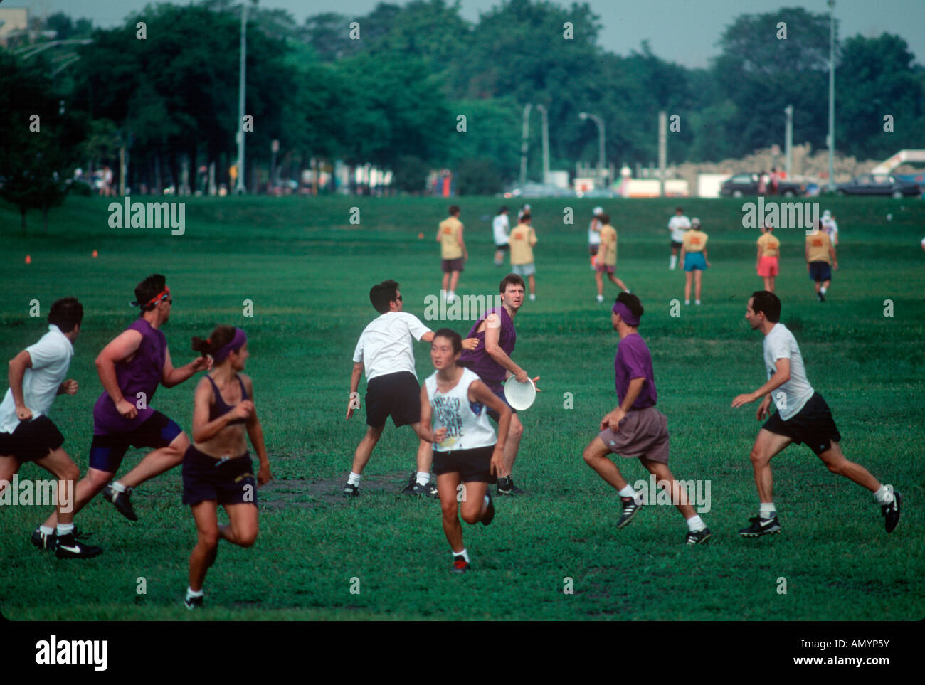 Ultimate frisbee game in Chicago Stock Photo - Alamy