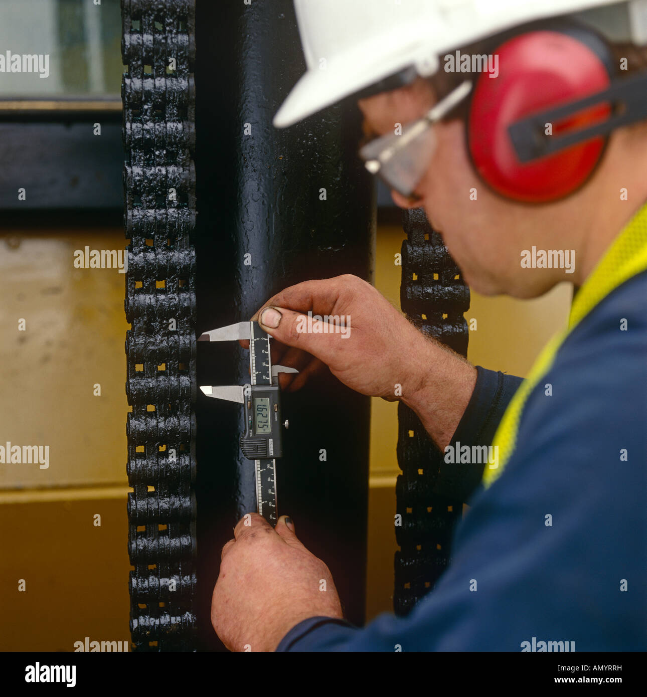 Lorry mechanic hi-res stock photography and images - Alamy