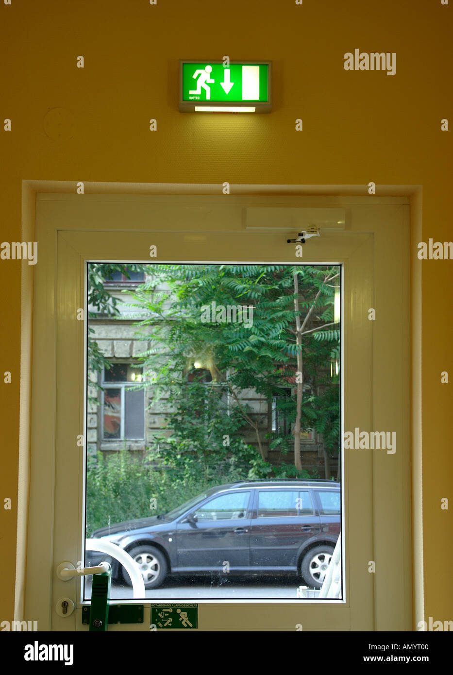 warn label escape rout Stock Photo - Alamy