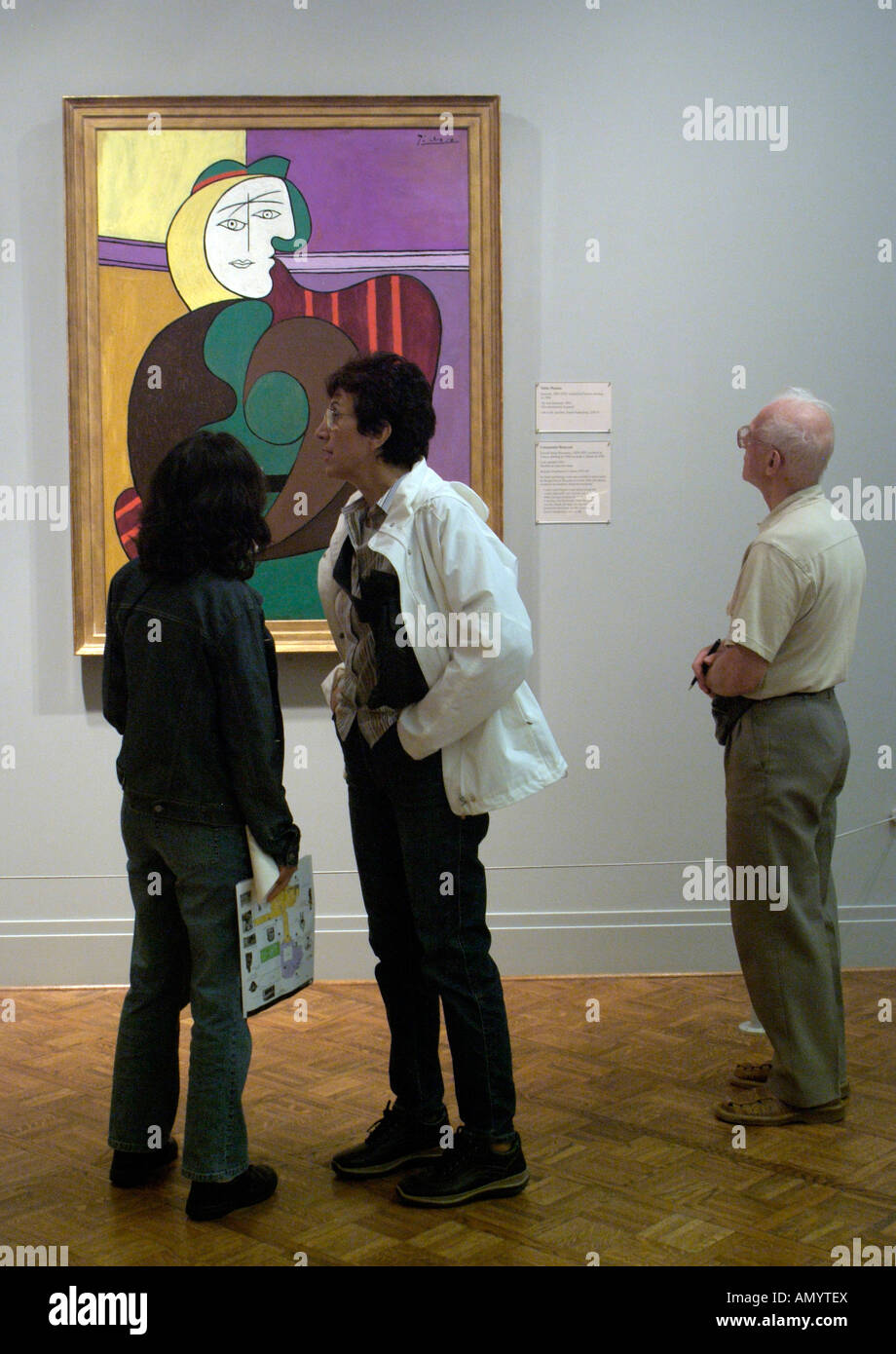 The red armchair picasso hi-res stock photography and images - Alamy