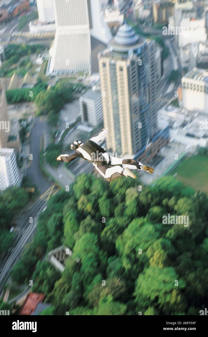 Base Jumping Malaysia Menara KL International Tower Jump Kuala Lumpur ...