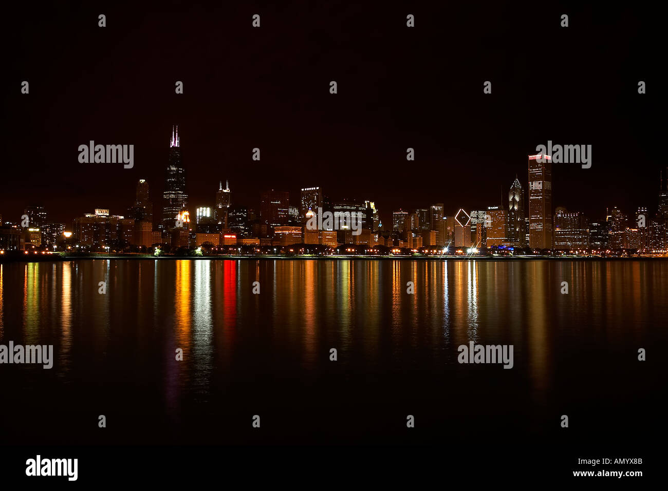 Chicago illinois night overview usa hi-res stock photography and images - Alamy