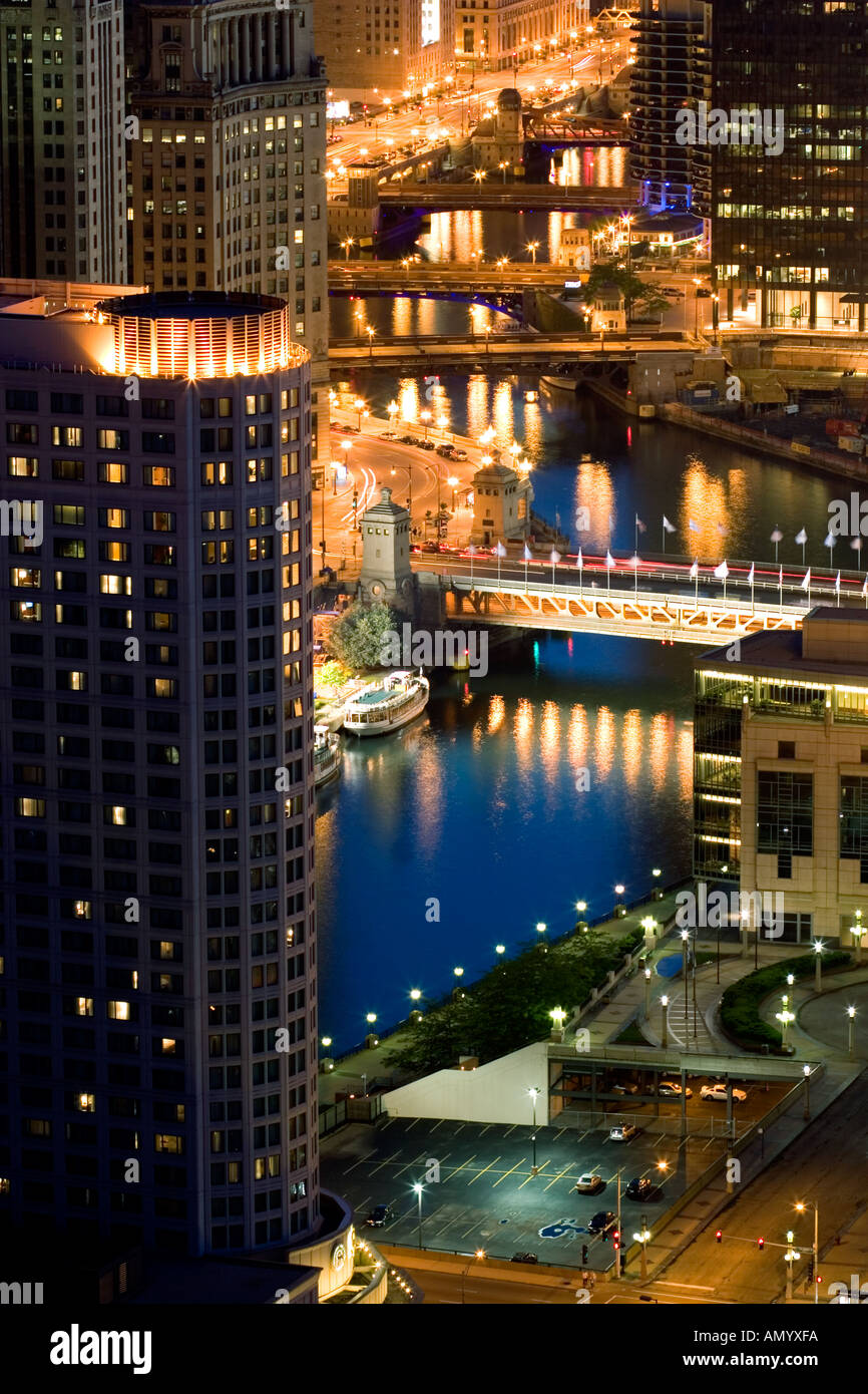 Chicago illinois night overview usa hi-res stock photography and images ...