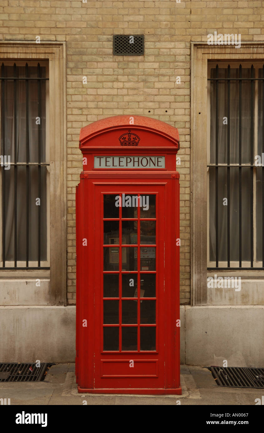 London Phone Booth Stock Photo - Alamy