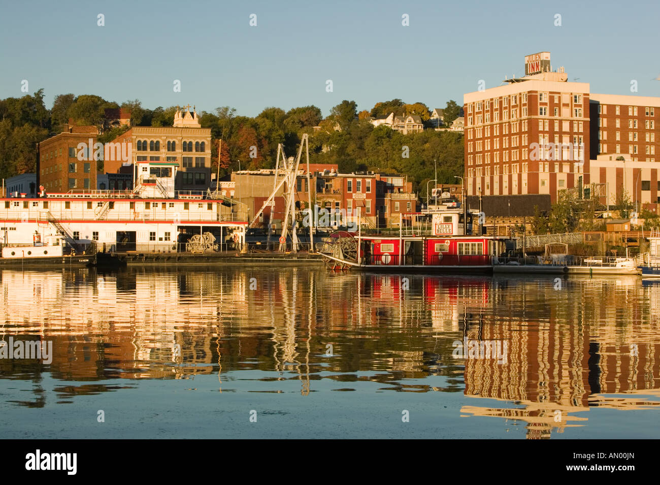 USA, IOWA, Dubuque: View of Riverboats, Mississippi River, & historic ...