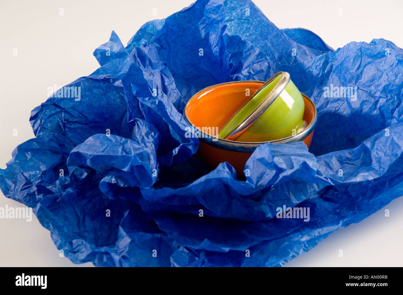 Wrapping moroccan bowls hi-res stock photography and images - Alamy