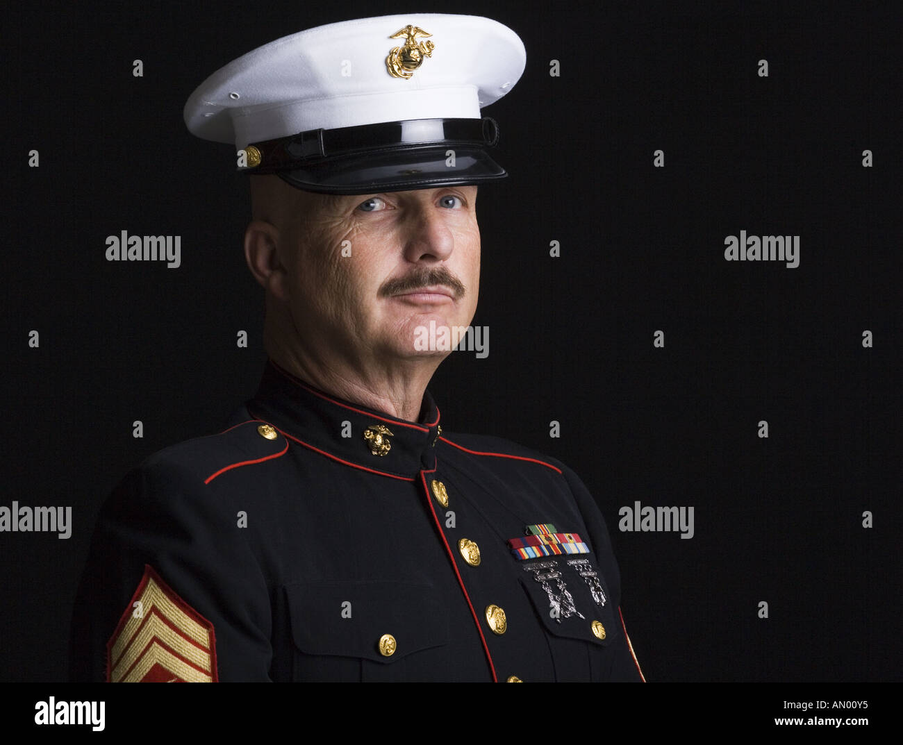 Portrait of a soldier smiling Stock Photo - Alamy