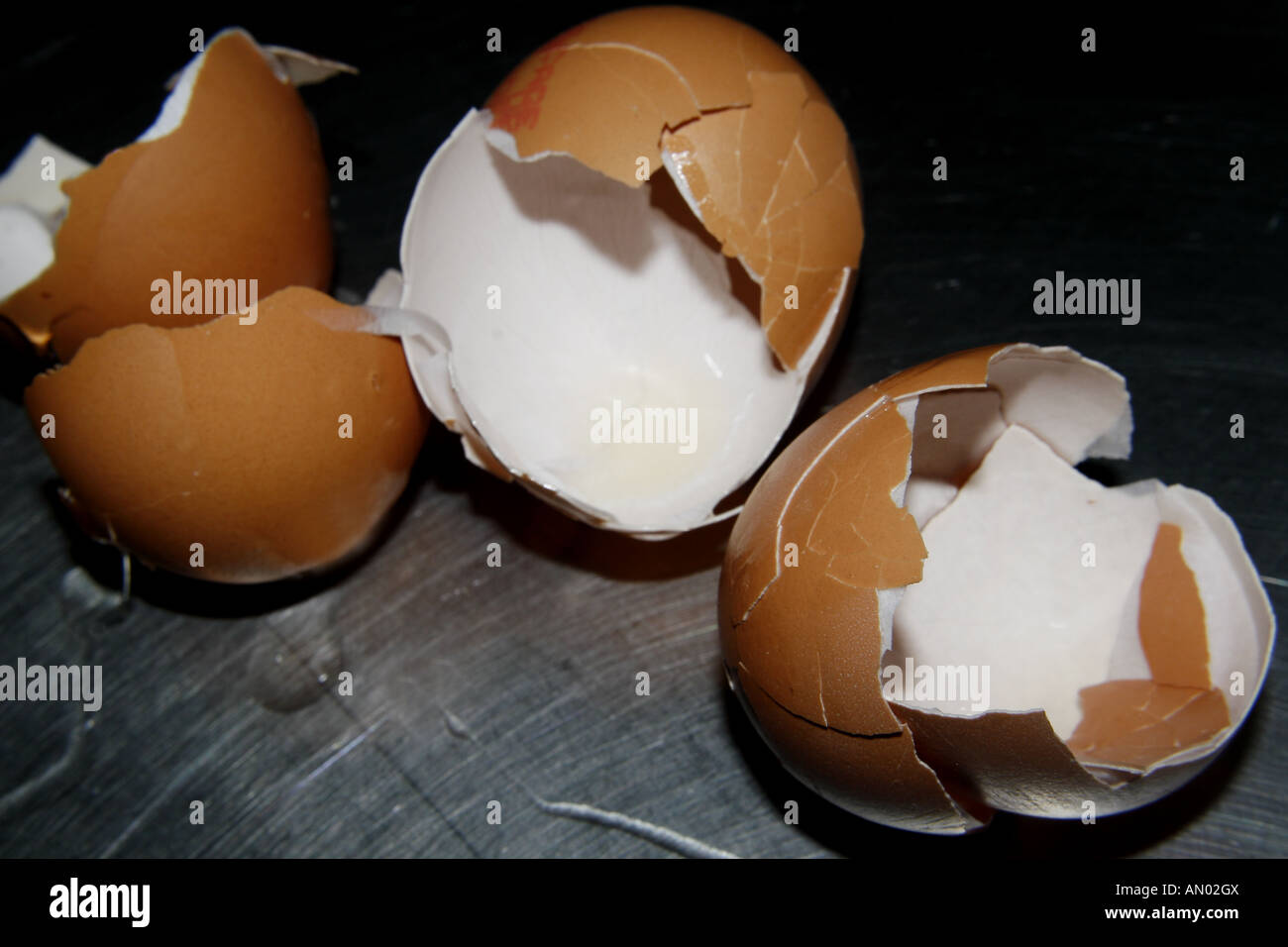 Egg shells broken hi-res stock photography and images - Alamy