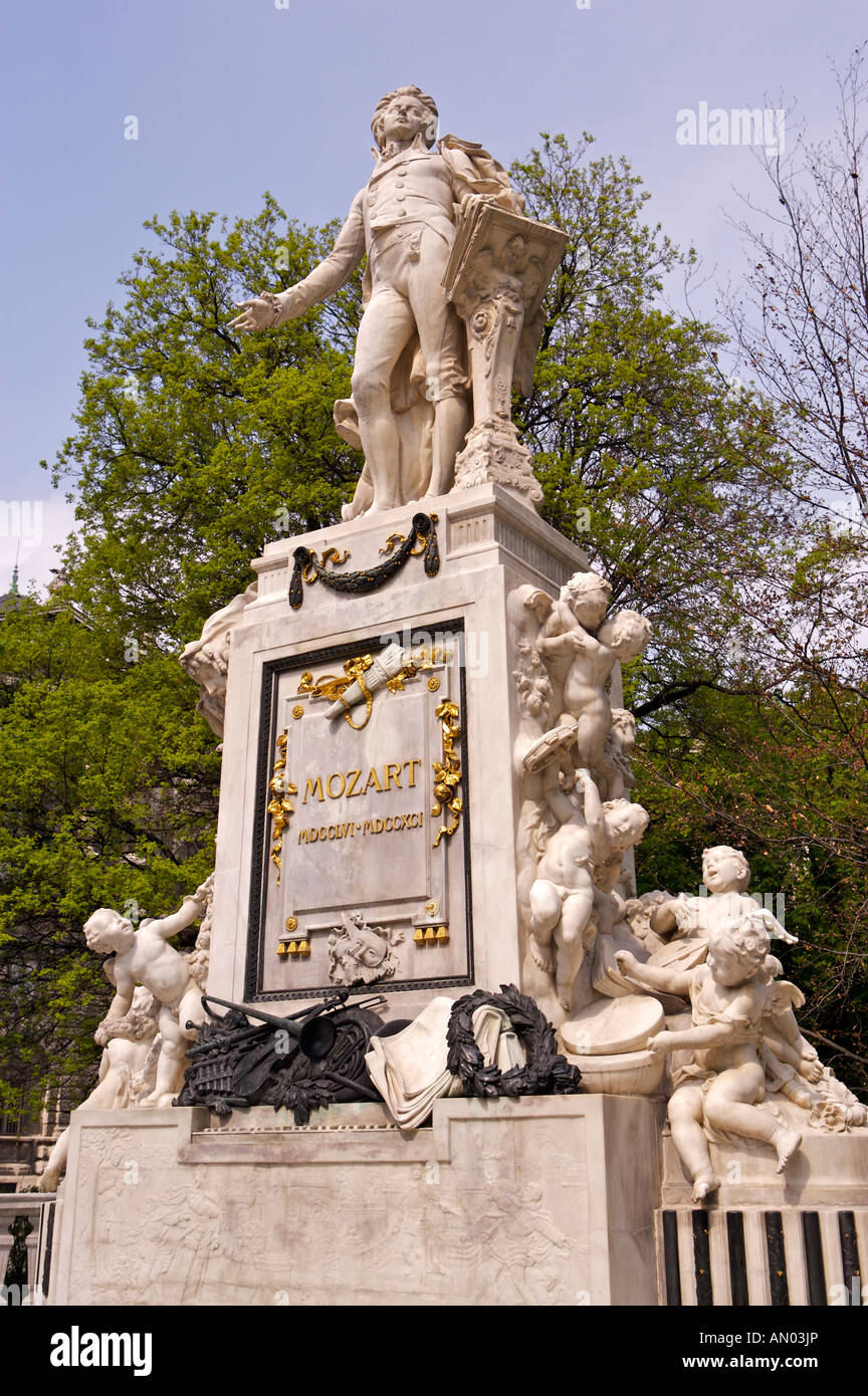 Statue of Mozart in the Burggarten downtown Vienna, Austria, Europe ...