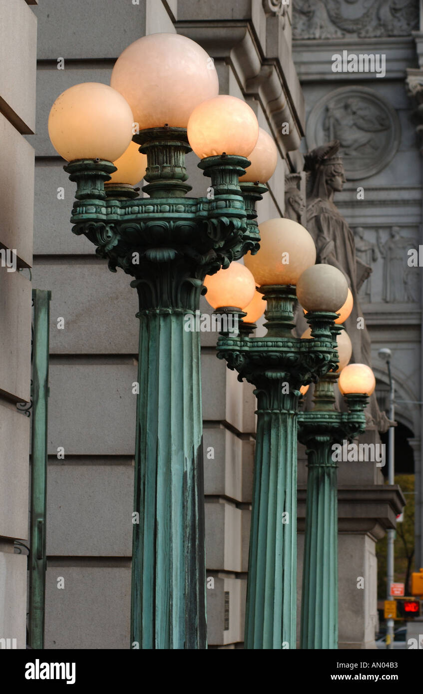 Rounded lamp posts hi-res stock photography and images - Alamy