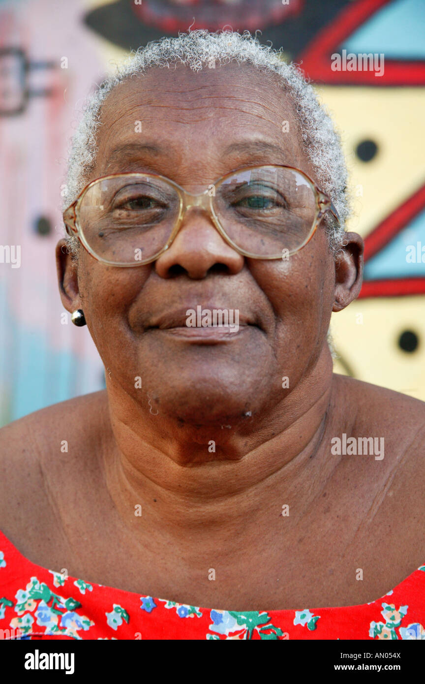 Elderly black woman hi-res stock photography and images - Alamy