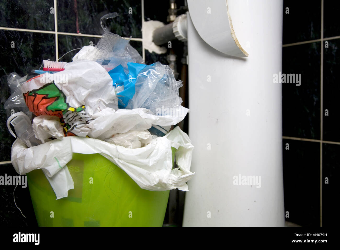 Tissues bin hi-res stock photography and images - Alamy