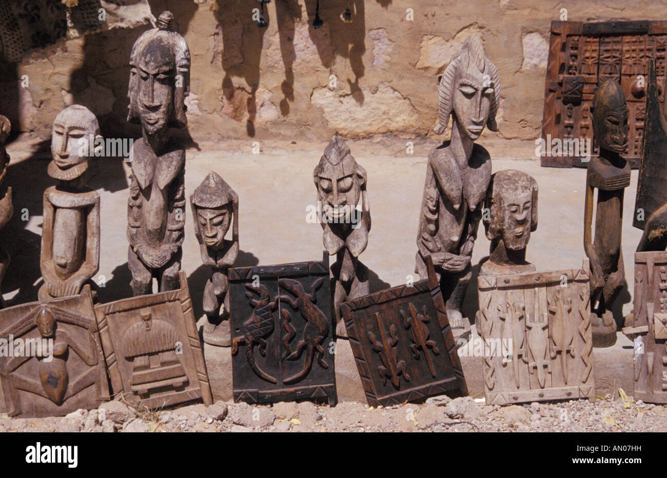 Mali Dogan Country Local Carvings Stock Photo - Alamy