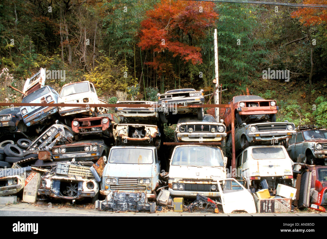 Scrapped cars in Japan Stock Photo - Alamy