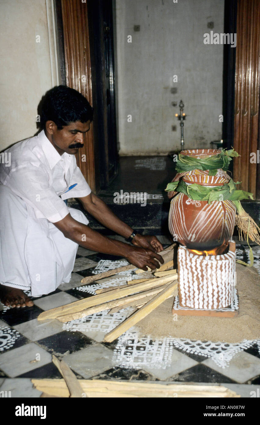 South India Tamil Nadu Pongal Festival Boiling Rice Ceremony Stock ...