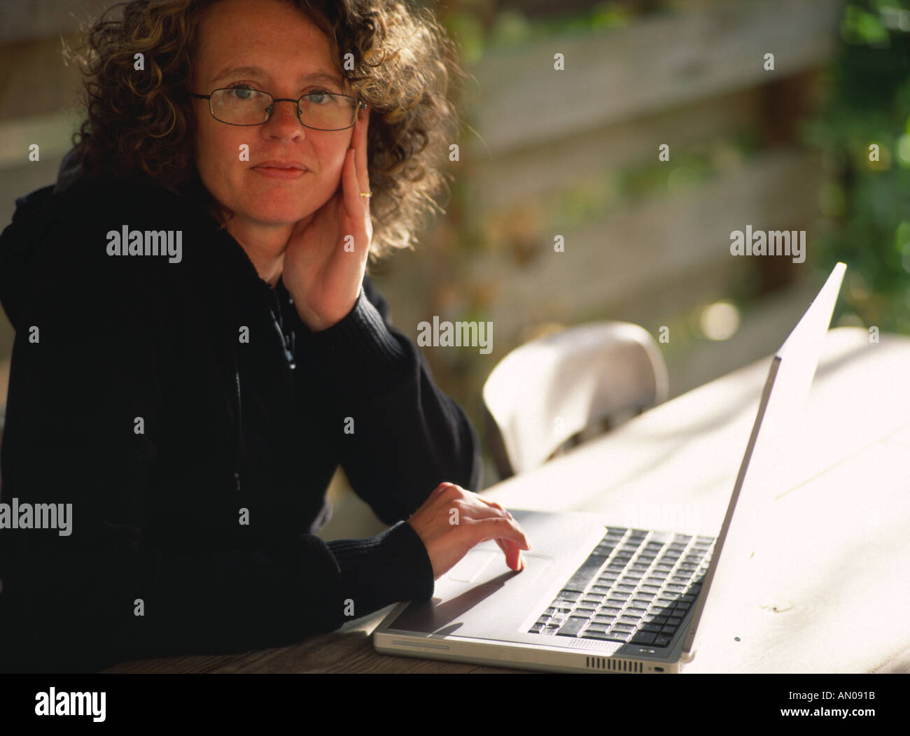 work garden office laptop wireless write outside room Stock Photo - Alamy