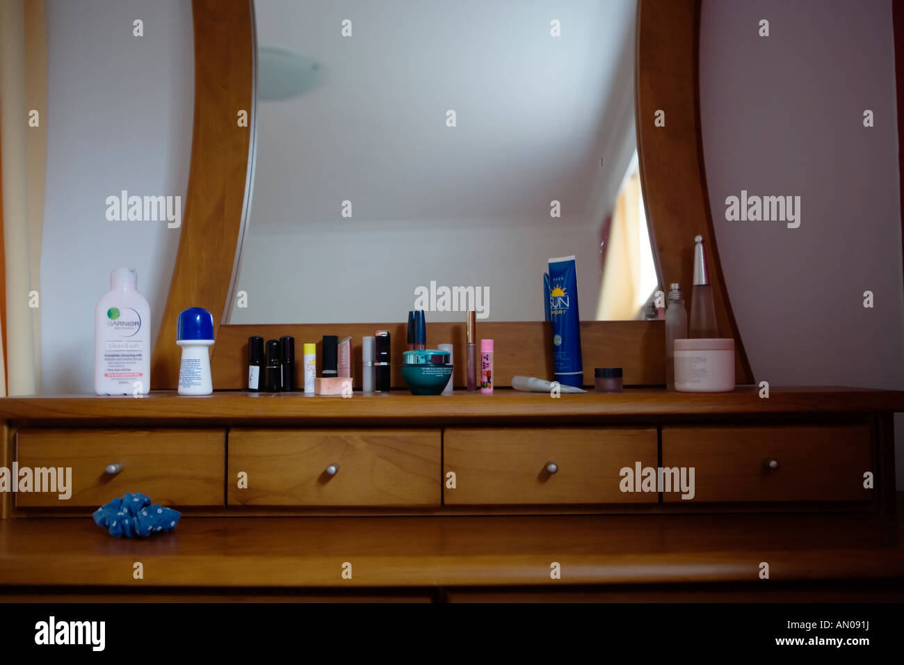 Dressing table hi-res stock photography and images - Alamy