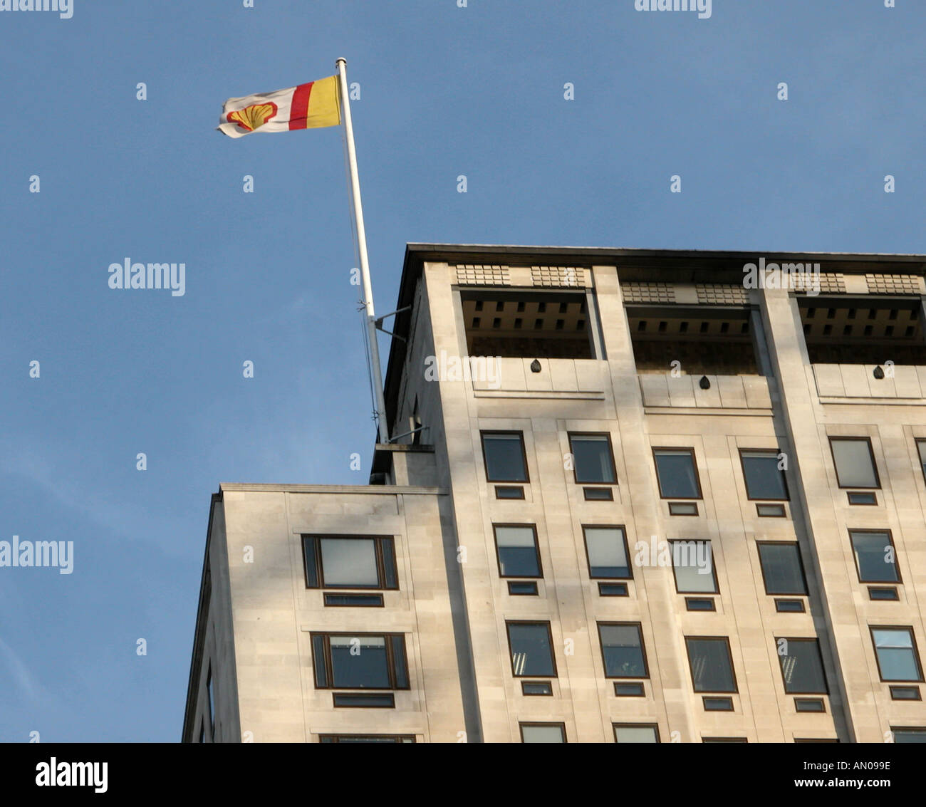 Shell centre london logo flag hi-res stock photography and images - Alamy