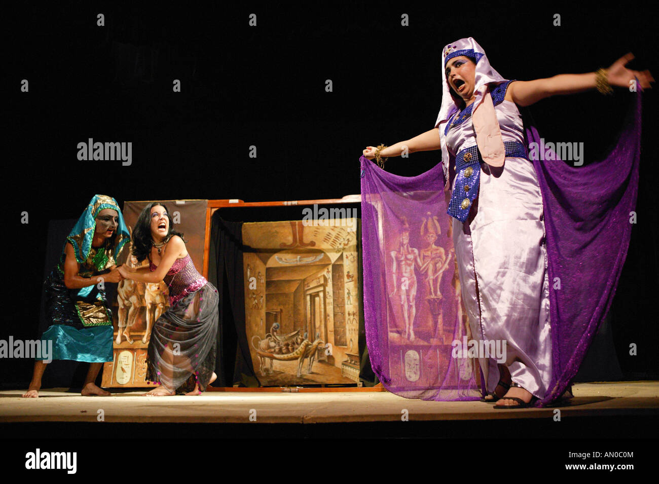 Egyptian actors hi-res stock photography and images - Alamy