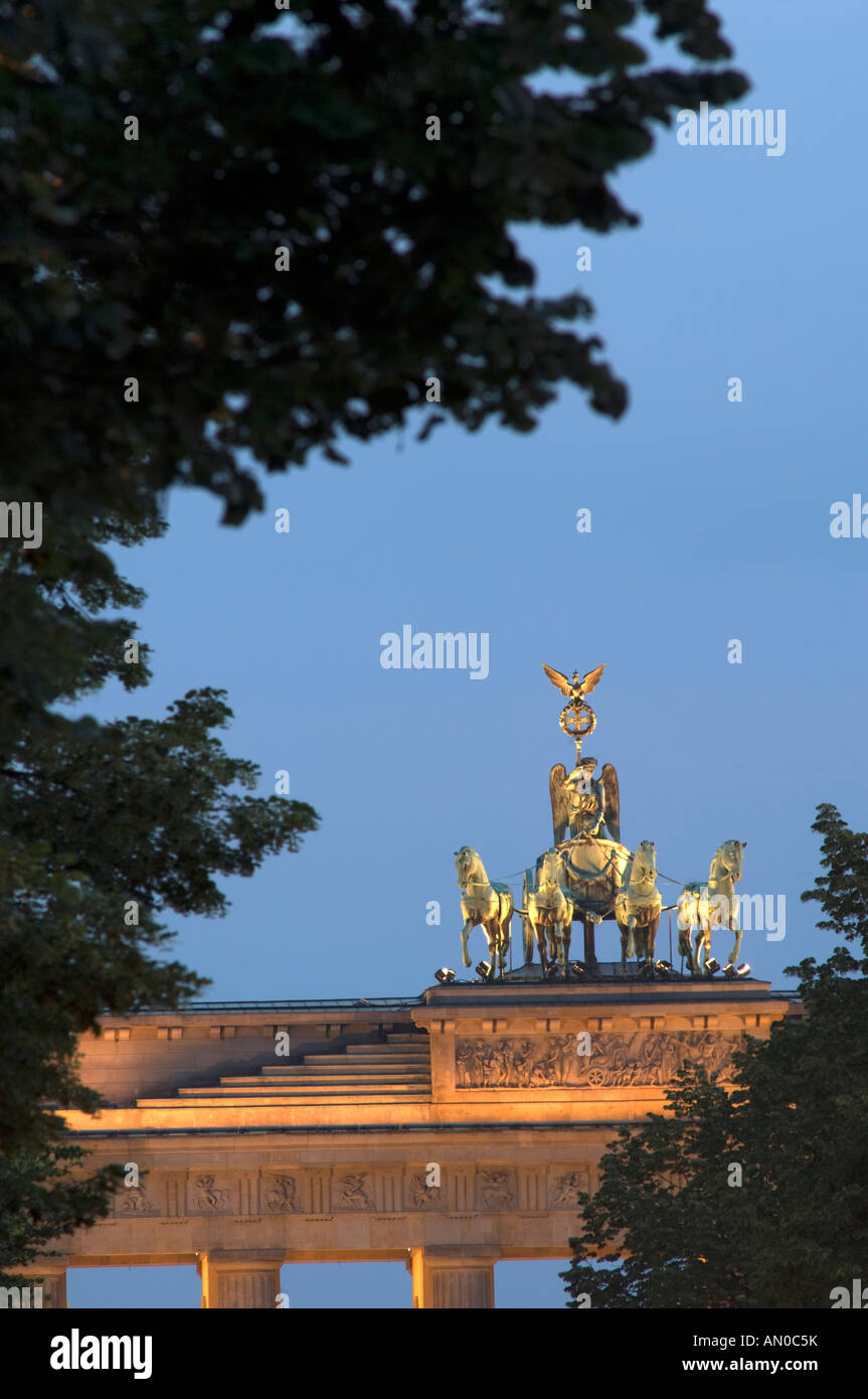 Brandenberg tor hi-res stock photography and images - Alamy