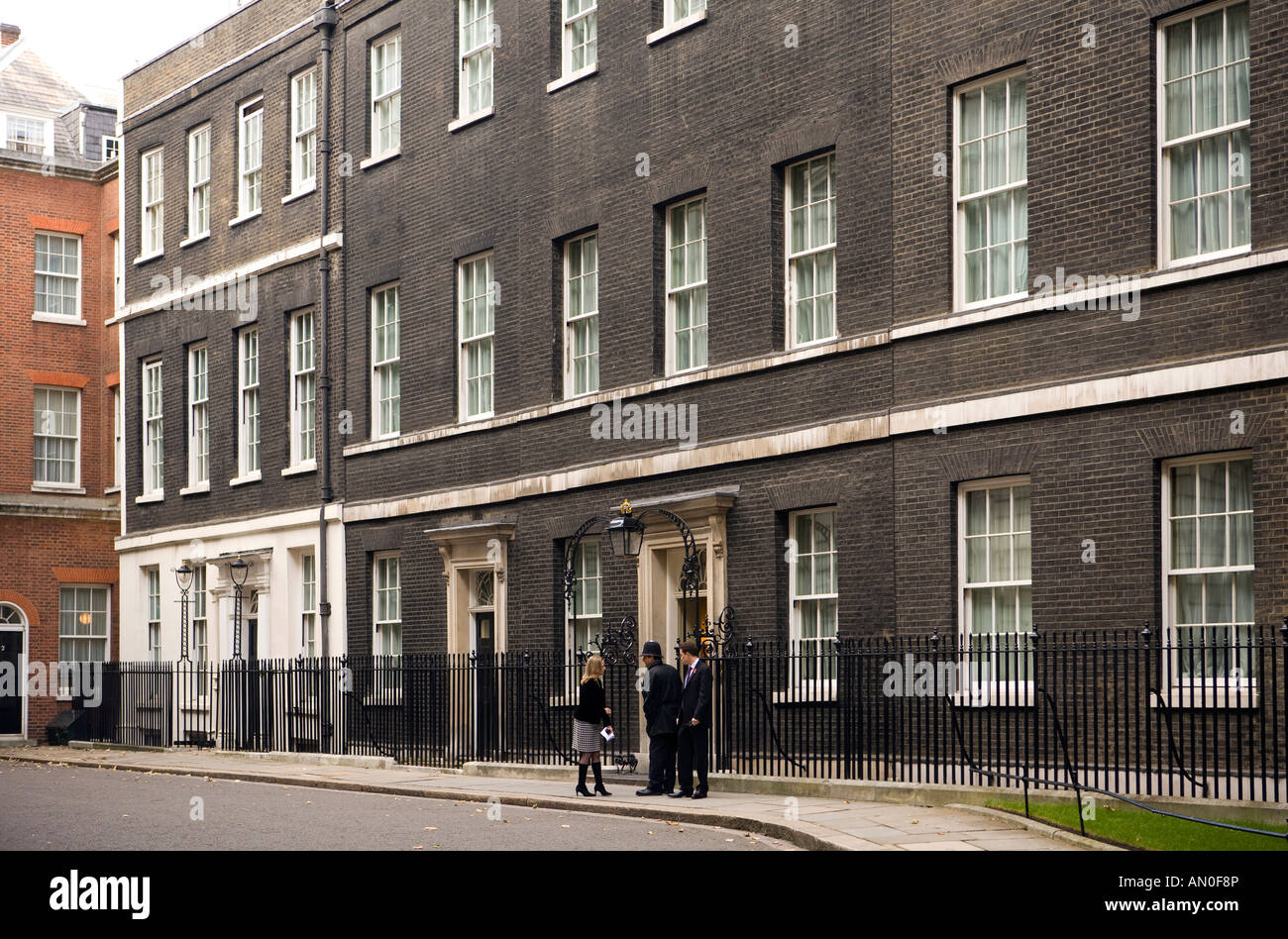 10 downing street exterior hi-res stock photography and images - Alamy