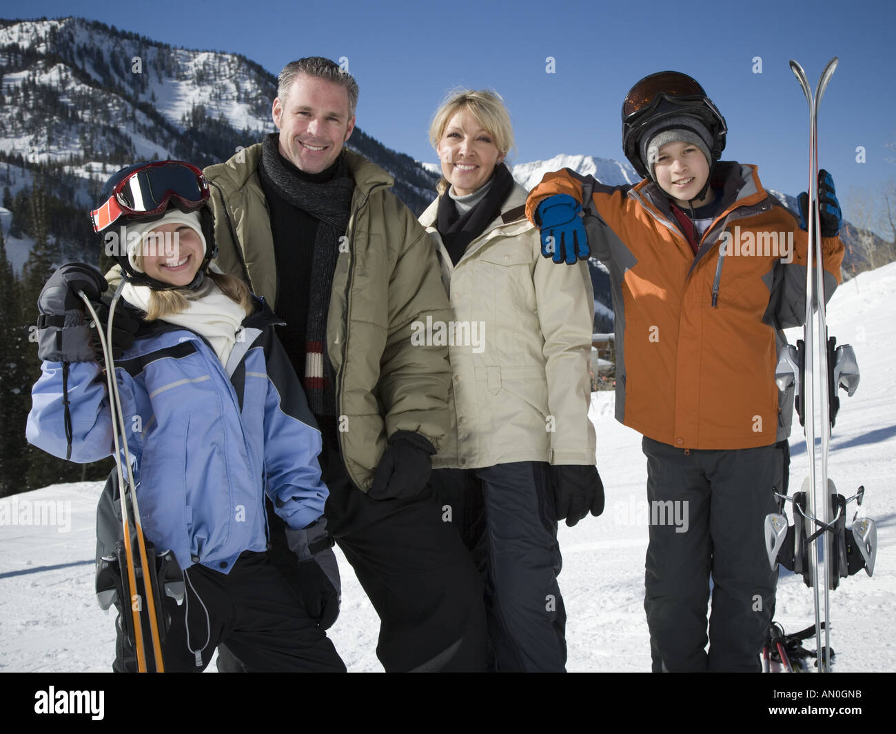 Portrait of a family smiling Stock Photo - Alamy