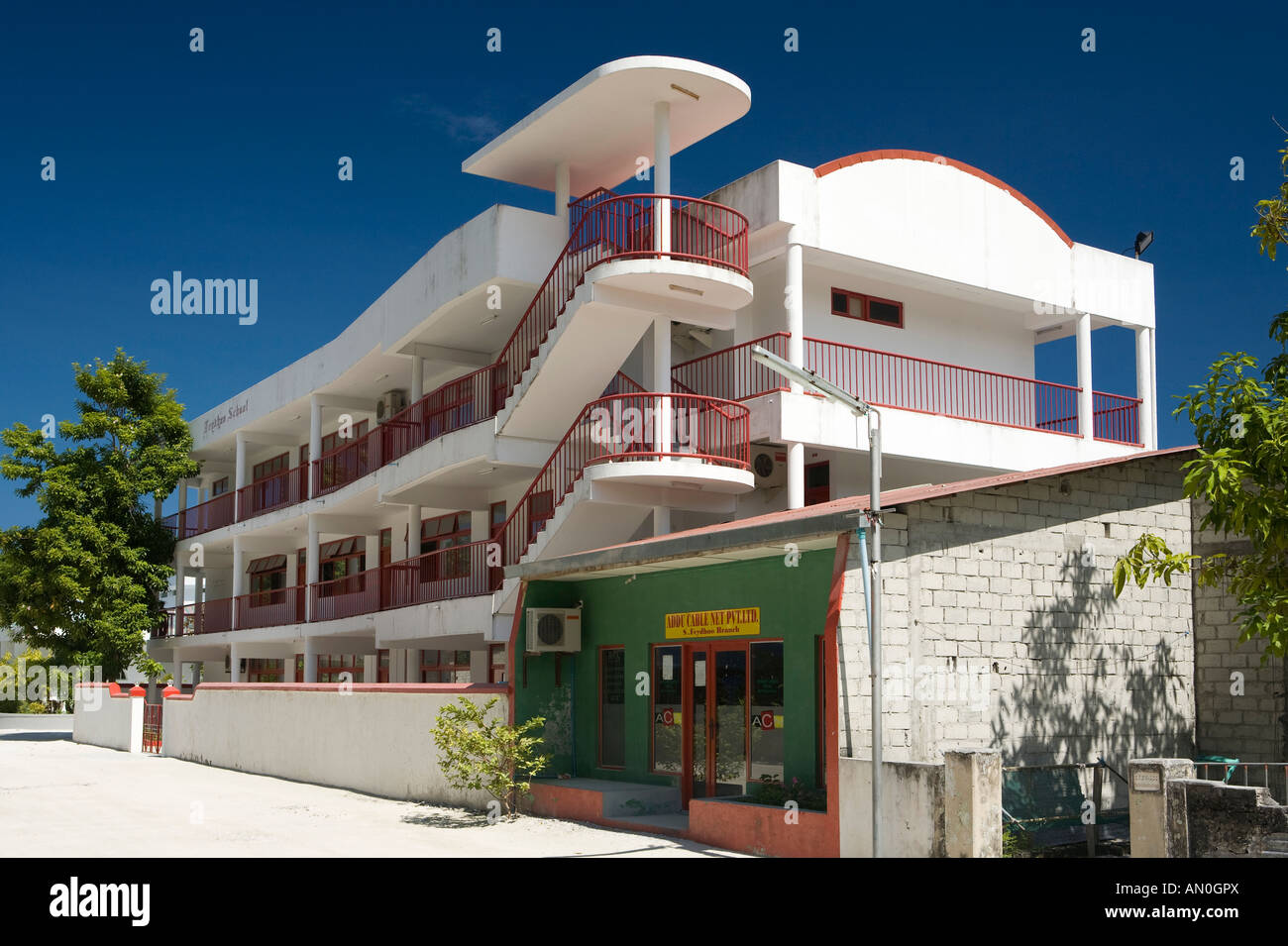Maldives schoolchildren hi-res stock photography and images - Alamy