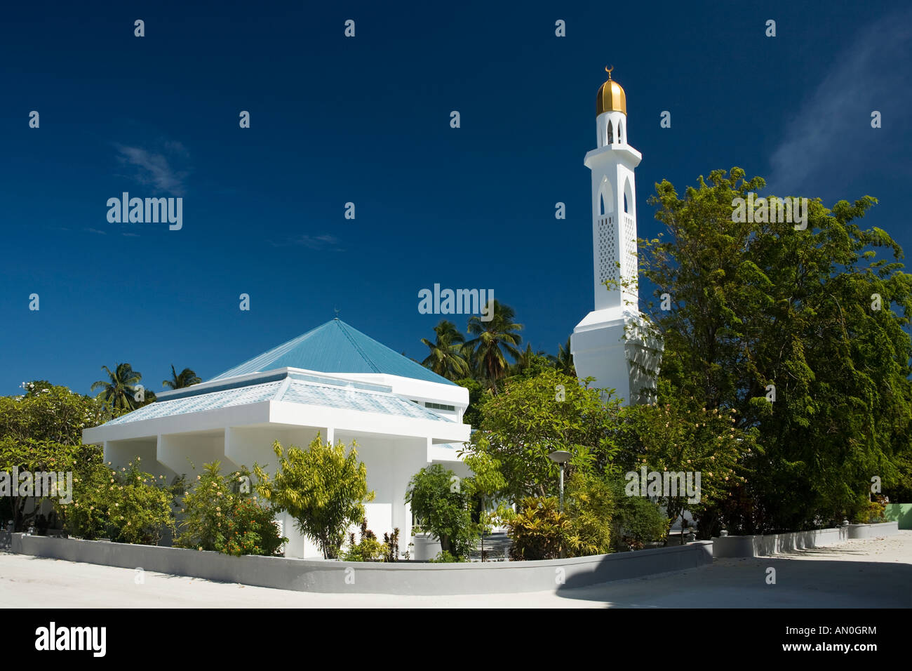 Maldives Addu Atoll Feydhoo Island Maa Miskiy main mosque Stock Photo ...