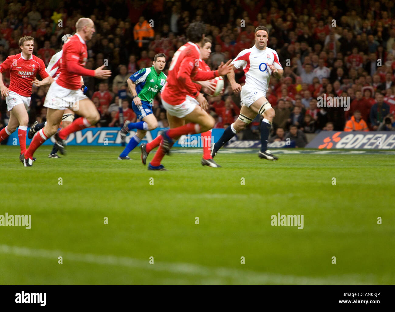 Running england rugby hi-res stock photography and images - Alamy