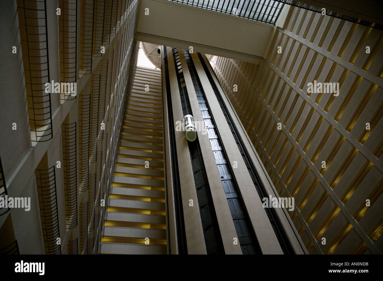 Marriott marquis new york elevator hi-res stock photography and images ...