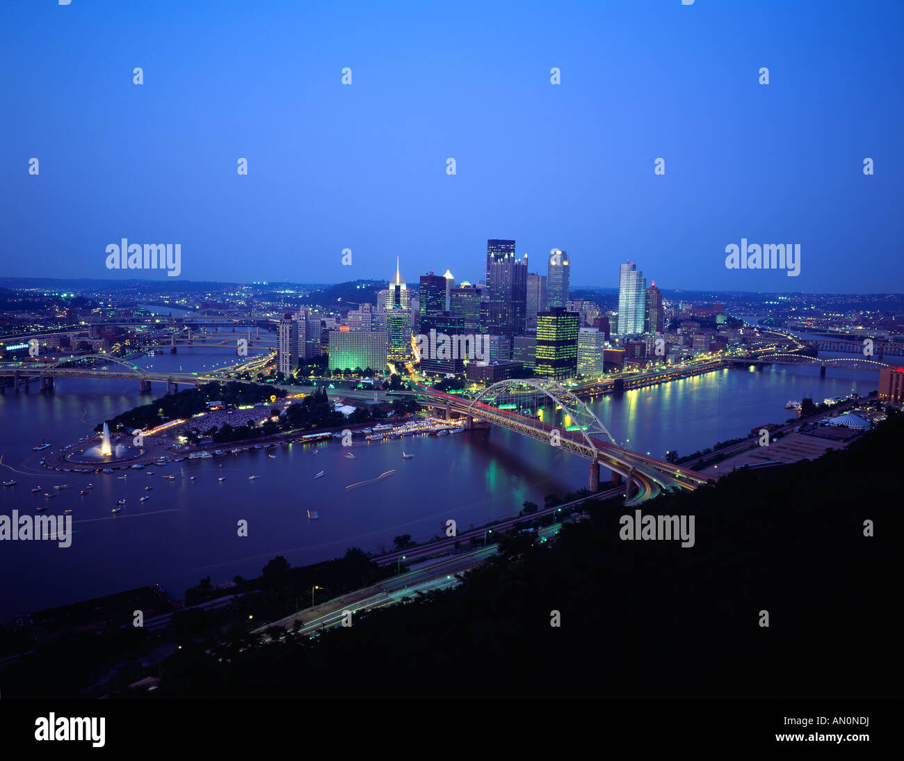 Pittsburgh skyline aerial hi-res stock photography and images - Alamy