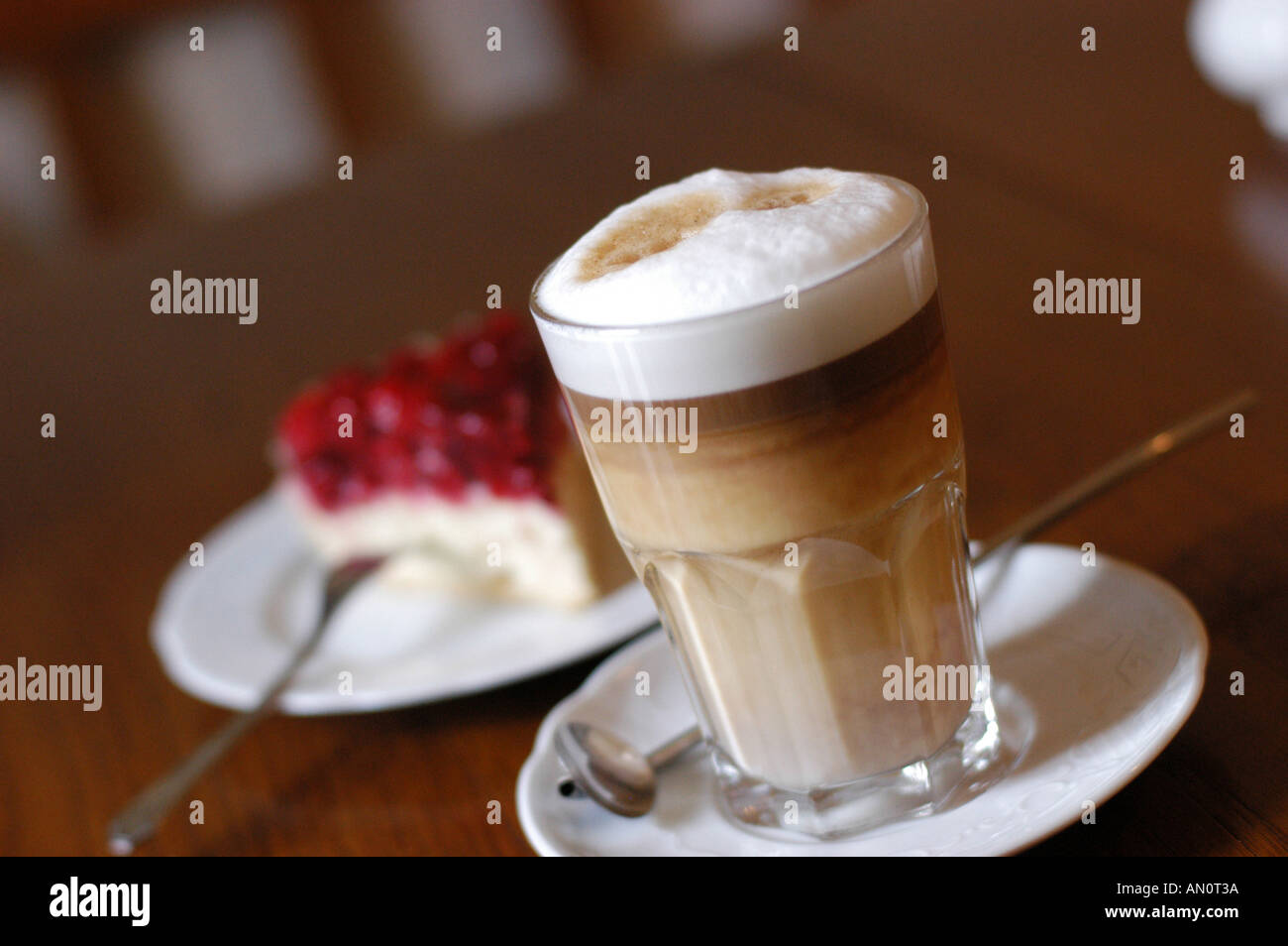 latte macchiato italienisch Kaffee Milch Getraenk heiss Heissgetraenk ...