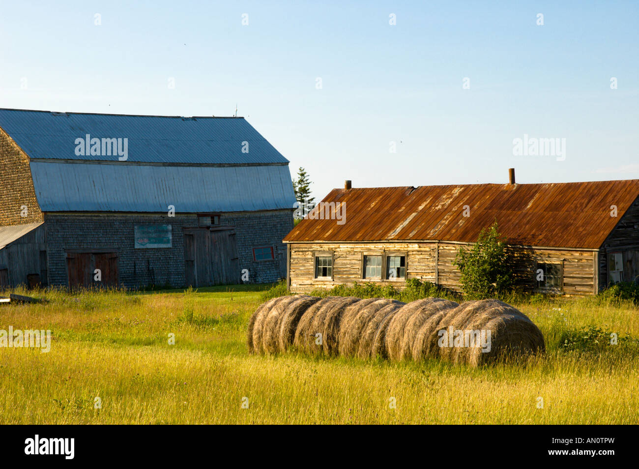 Old hay barn hi-res stock photography and images - Alamy