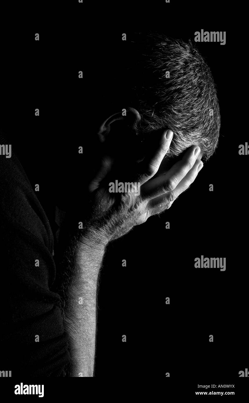 Dejected man hi-res stock photography and images - Alamy